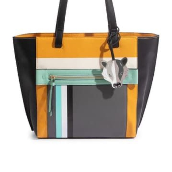 Danielle Nicole | Bags | Danielle Nicole Harry Potter Hufflepuff ...